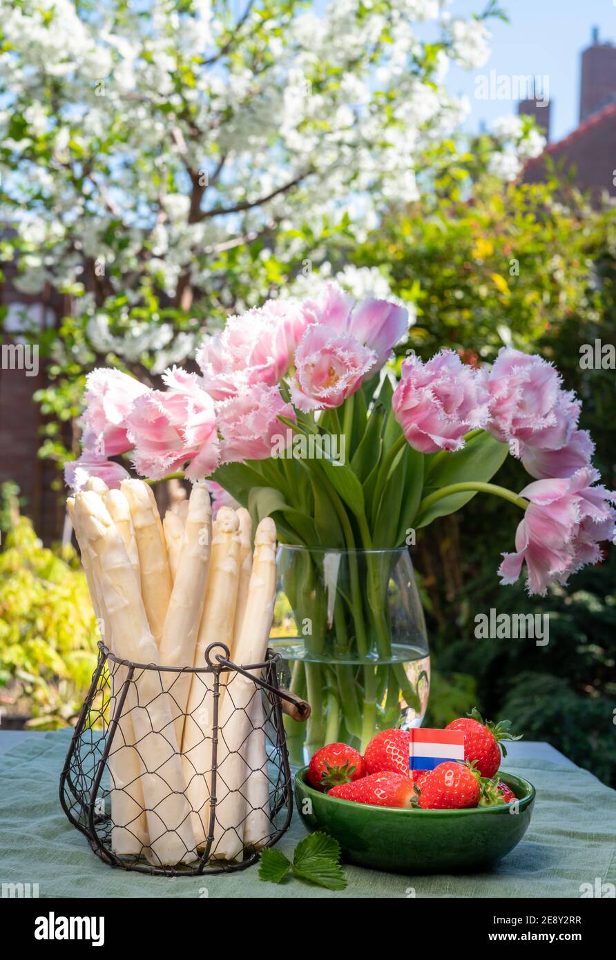 Dutch farmers high quality products, fresh white asparagus, red ripe ...
