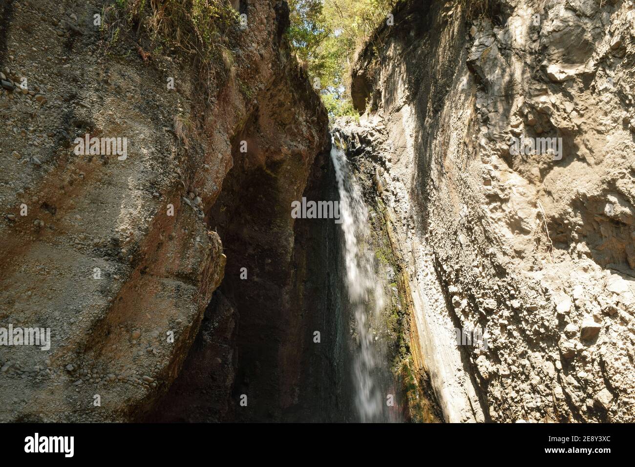 Waterfall arusha national park hi-res stock photography and images - Alamy