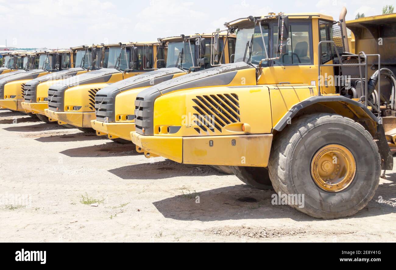 Giant truck earthmover hi-res stock photography and images - Alamy