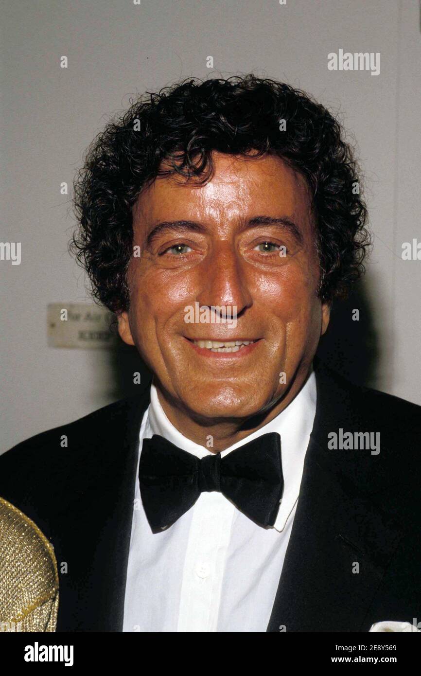 FILE PHOTO: **FILE PHOTO** Tony Bennett Reveals Battle With Alzheimer's. Tony Bennett 1986 ...