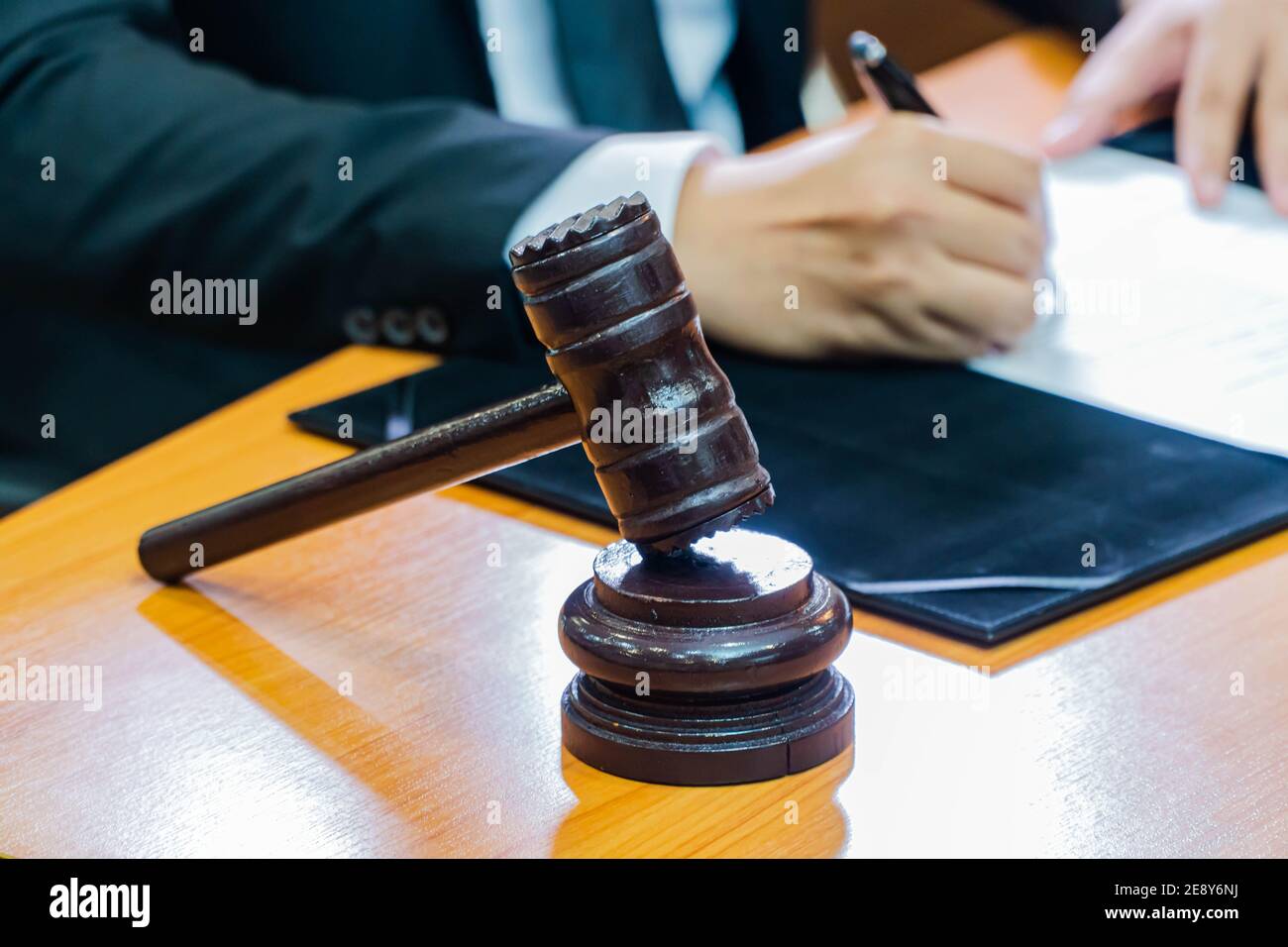 Photo Of Judge Wooden Hammer Stock Photo - Alamy