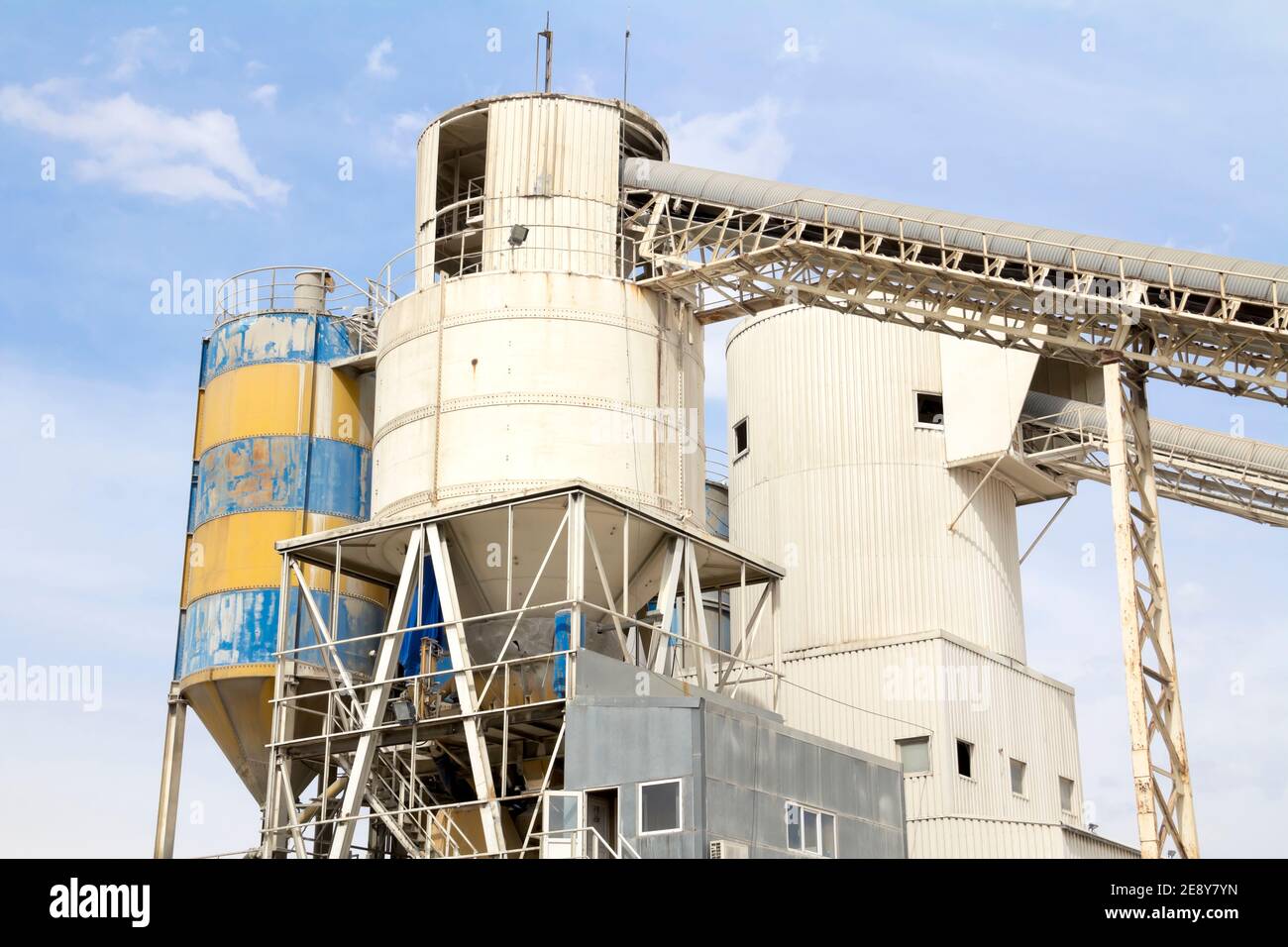 Concrete mixing tower. Concept of on-site construction facility Stock ...