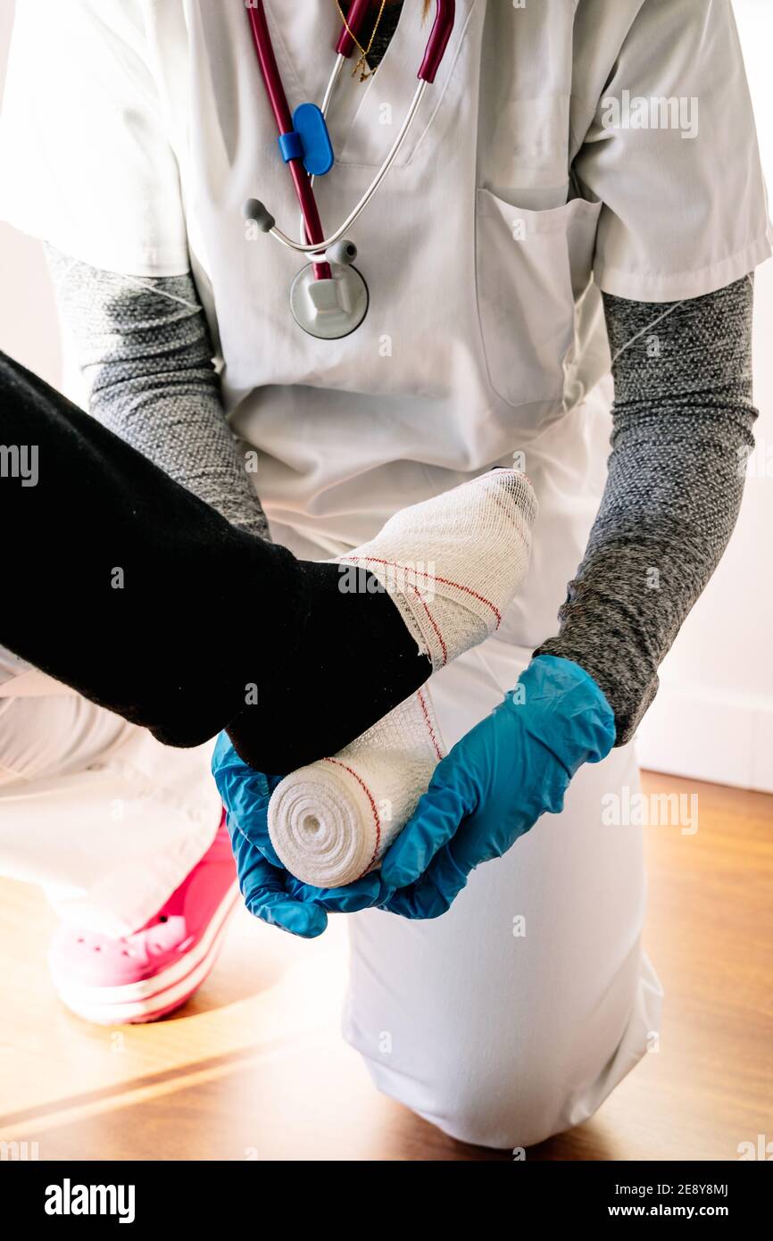 Elderly wound care hi-res stock photography and images - Alamy