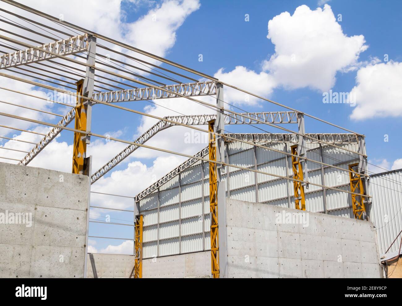 Steel frame structure building construction site Stock Photo - Alamy
