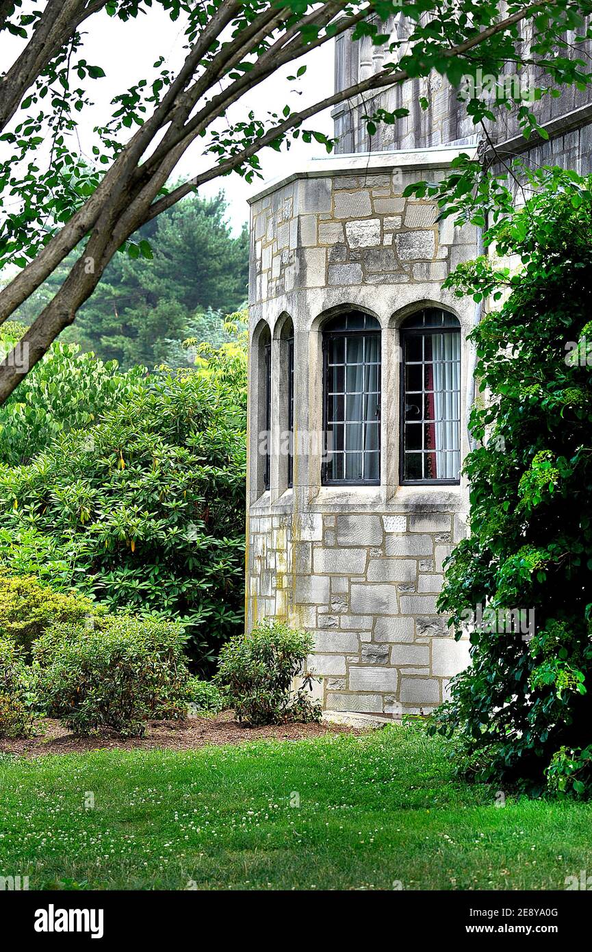 Planting Fields side of house Stock Photo - Alamy