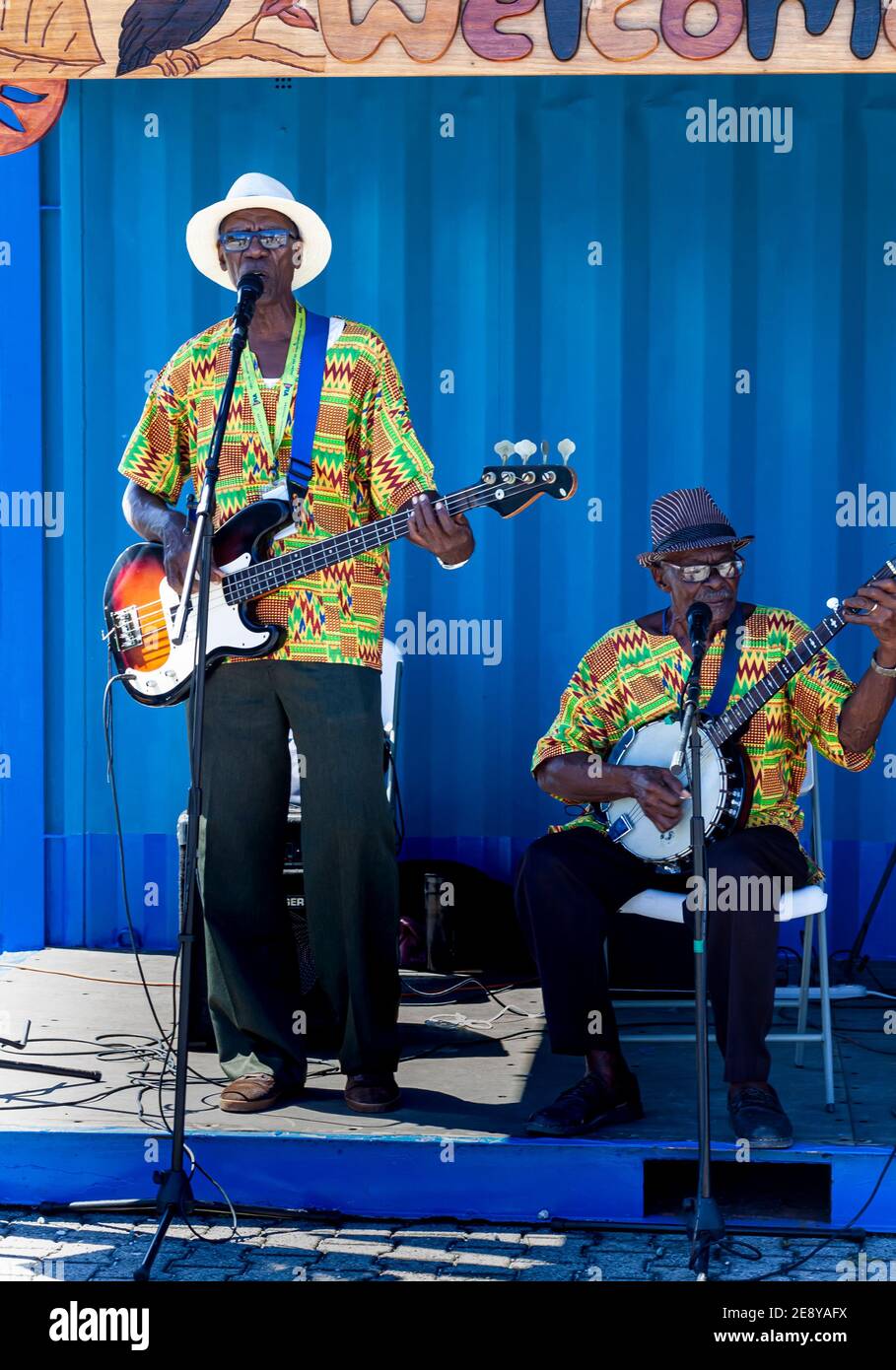 Welcome to Costa Rica. Local musicians welcoming tourists to Costa Rica ...