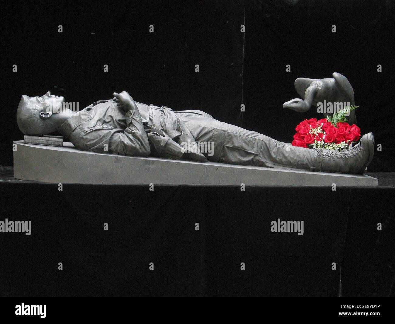 A war-mutilated Prince Harry is the symbolic fallen hero in a memorial ...