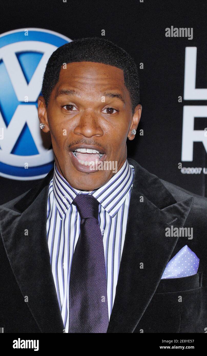 Cast member Jamie Foxx poses for pictures at the French premiere for ...