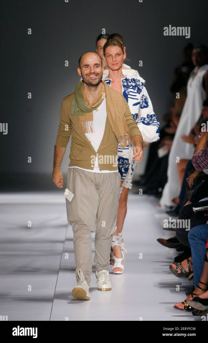 Jose and enrique hi-res stock photography and images - Alamy