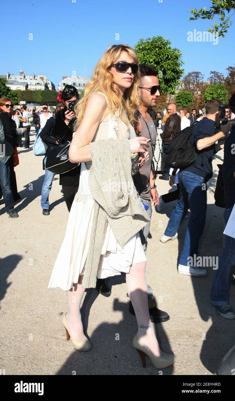US singer Courtney Love with Marc Jacobs boyfriend, Jason Preston ...