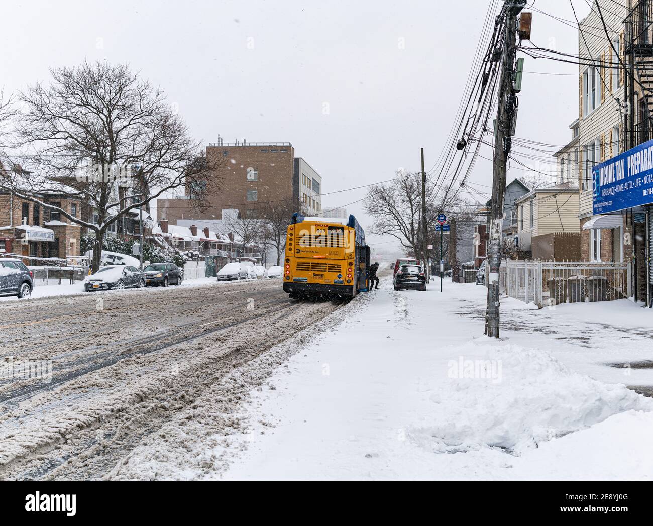 Bronx, United States. 01st Feb, 2021. A major nor'easter has moved into ...