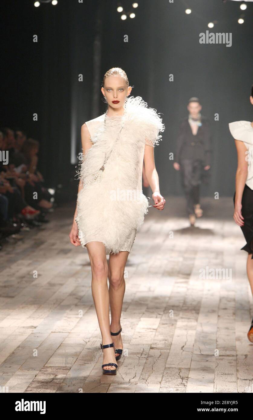 A model displays a creation by Israeli/US designer Alber Elbaz for ...