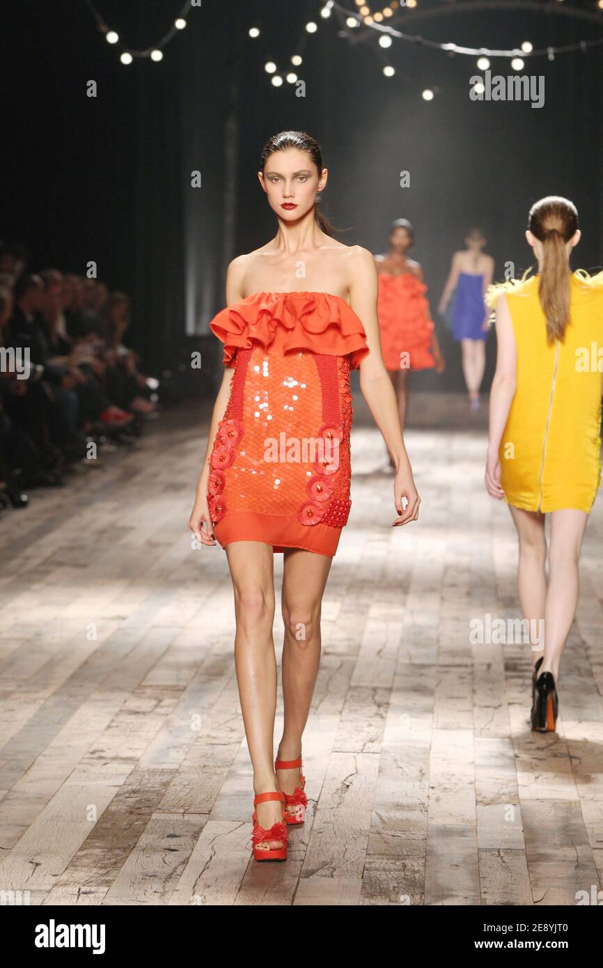 A model displays a creation by Israeli/US designer Alber Elbaz for ...