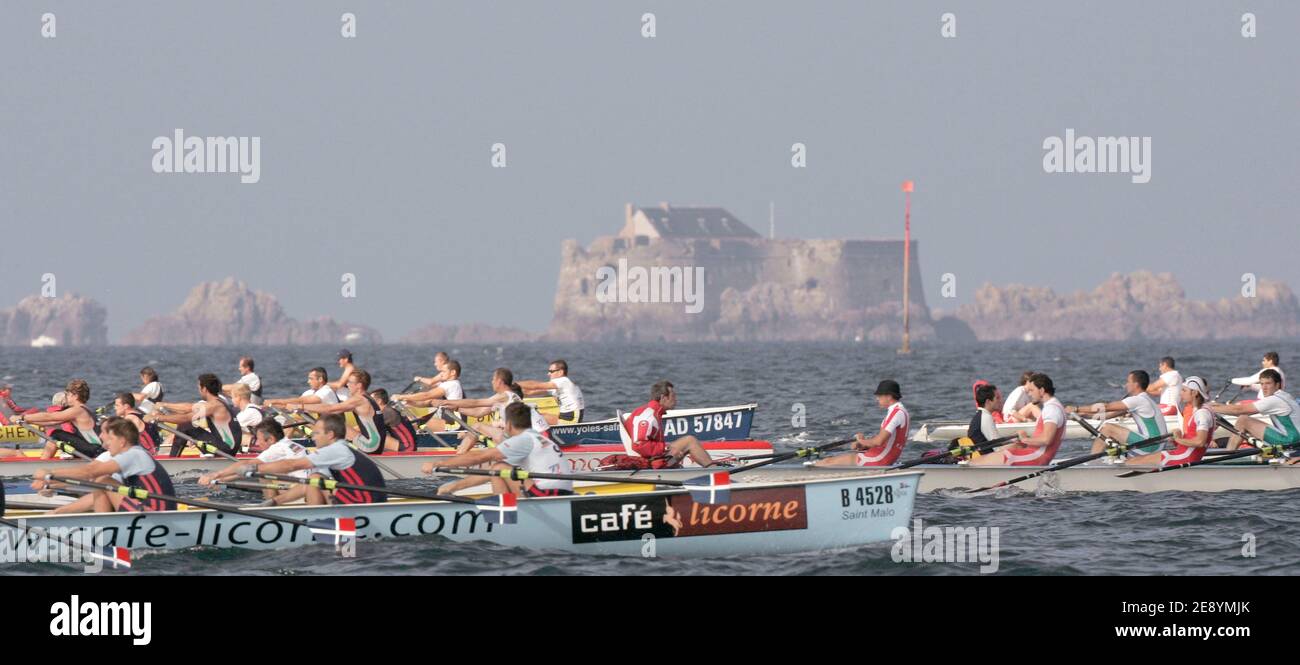 Illustration of the French Sea Rowing Championships in Saint-Malo ...