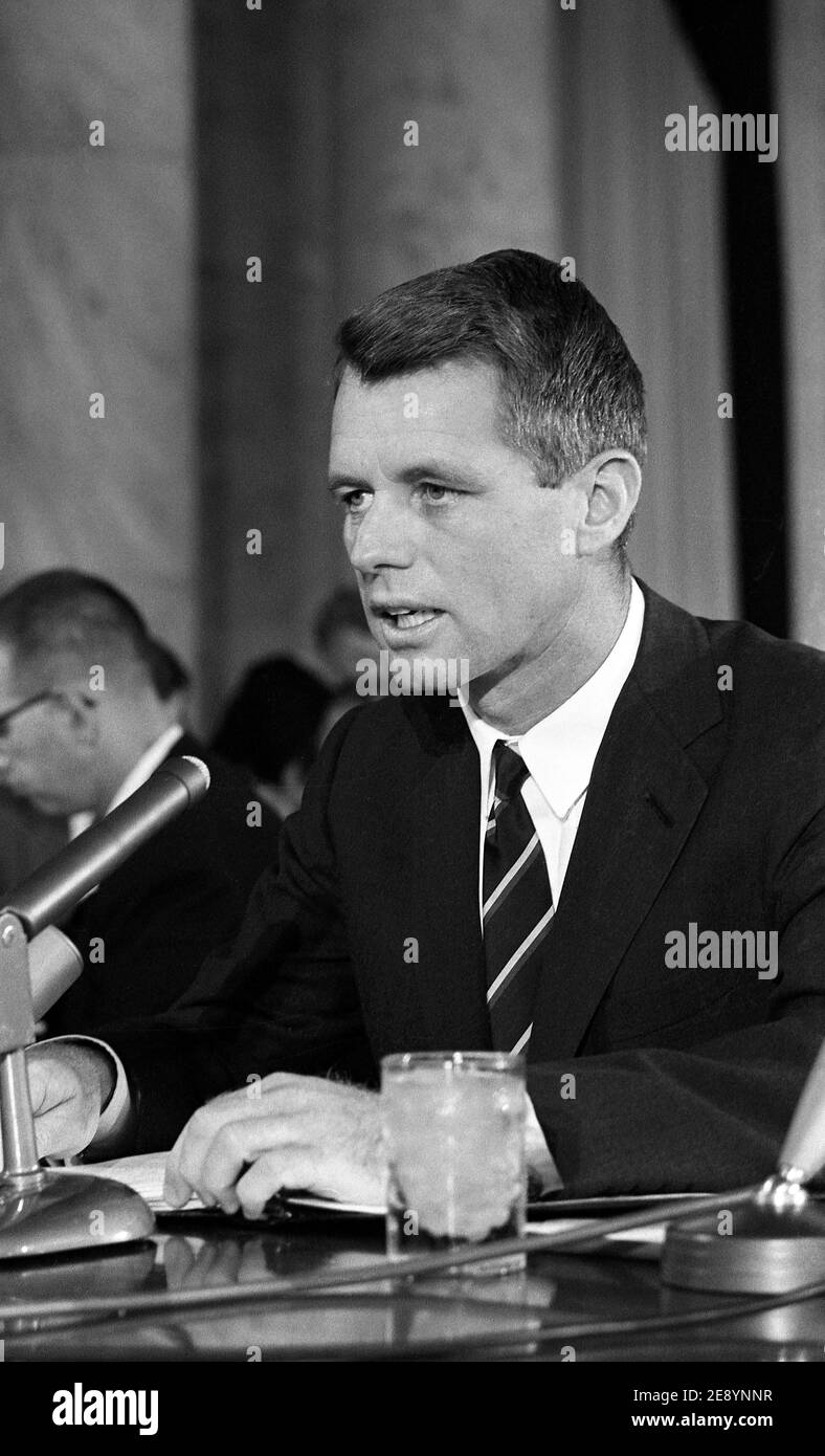 Robert kennedy 1963 hi-res stock photography and images - Alamy