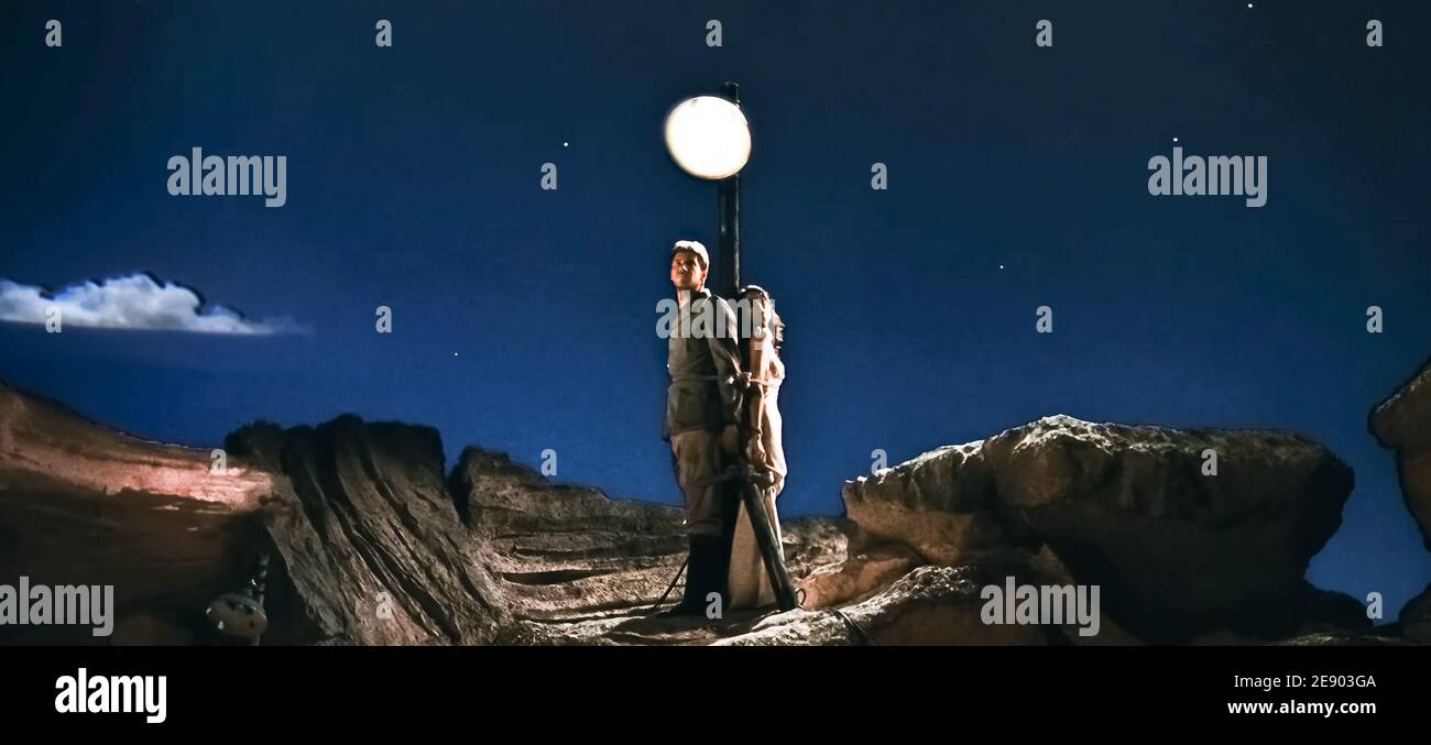 USA. Harrison Ford and Karen Allen n a scene from the (C)Paramount ...