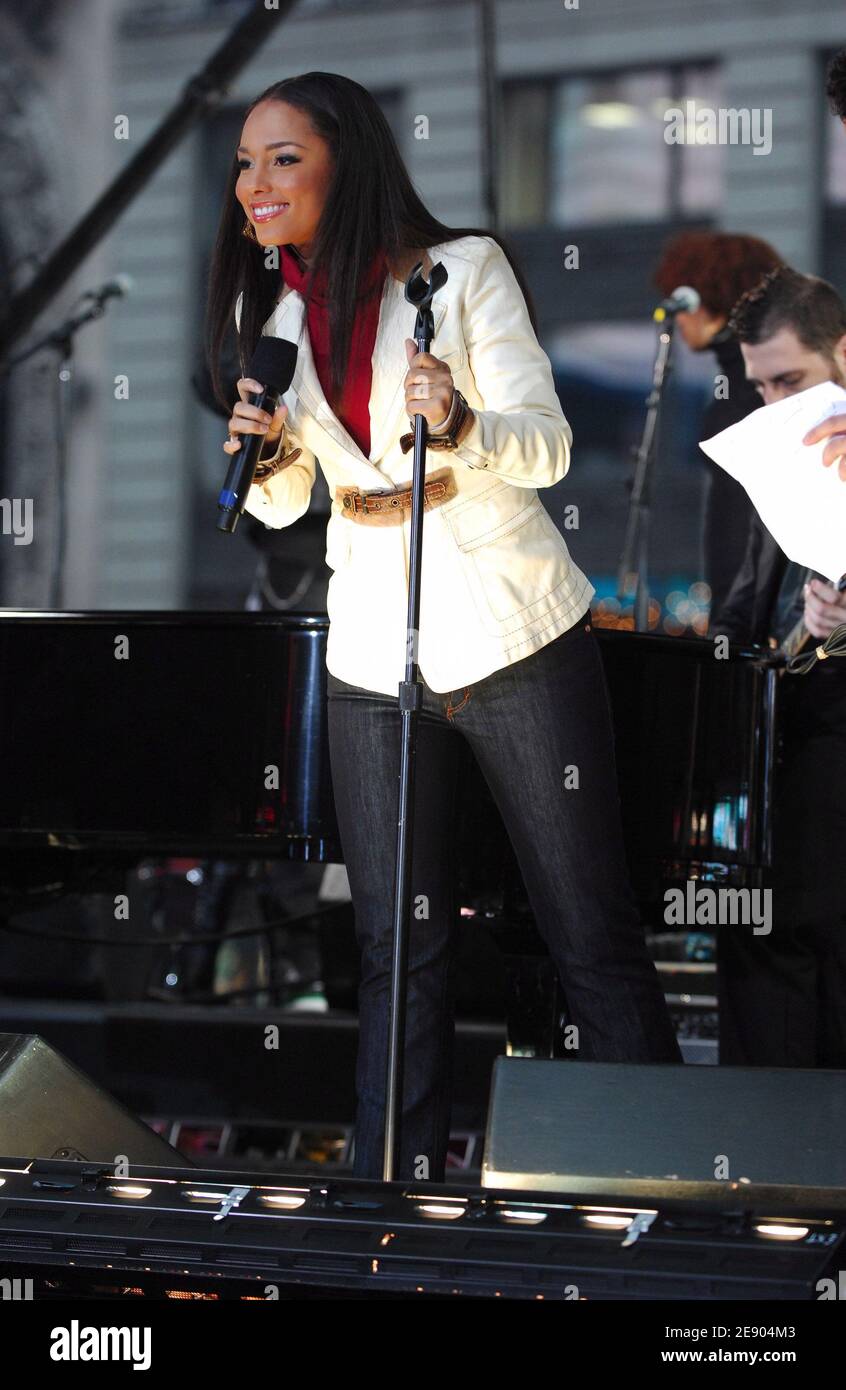 Alicia keys good morning america hi-res stock photography and images ...