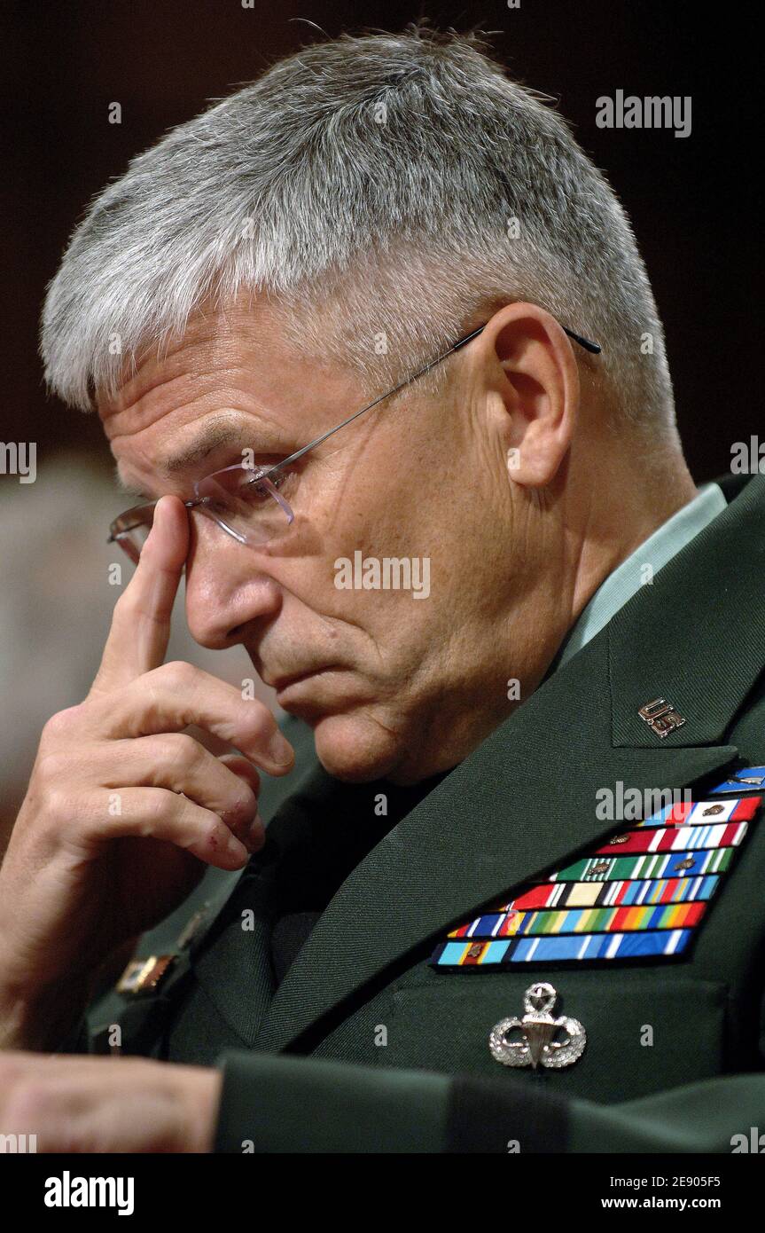 George casey hi-res stock photography and images - Alamy