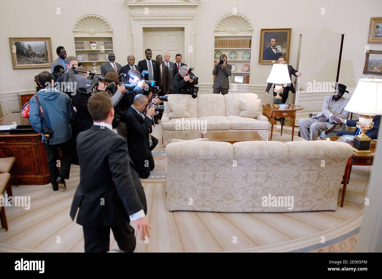 Comprehensive peace agreement hi-res stock photography and images - Alamy