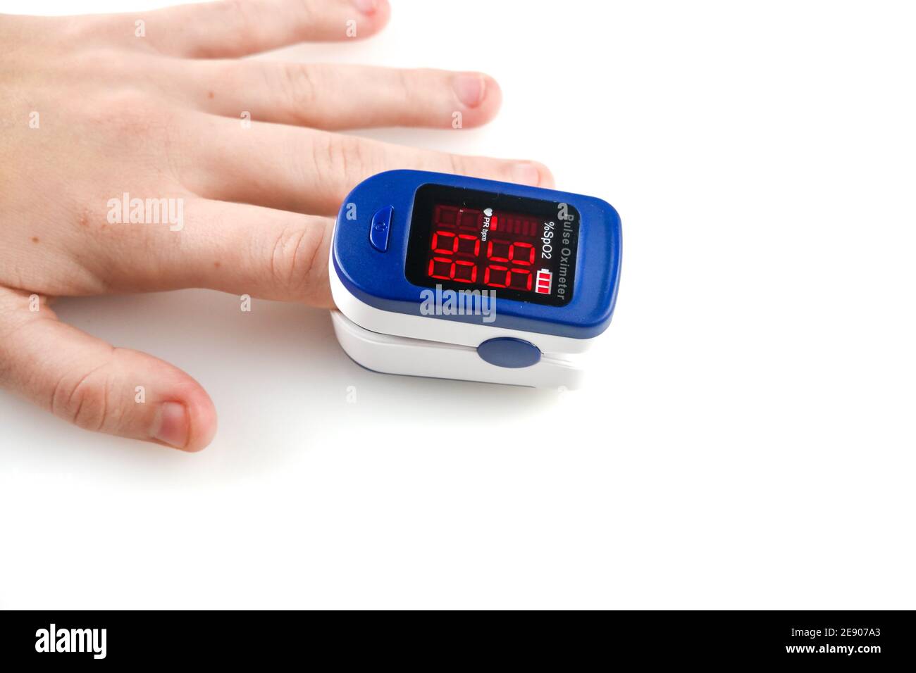 Measuring blood oxygen level hi-res stock photography and images - Alamy