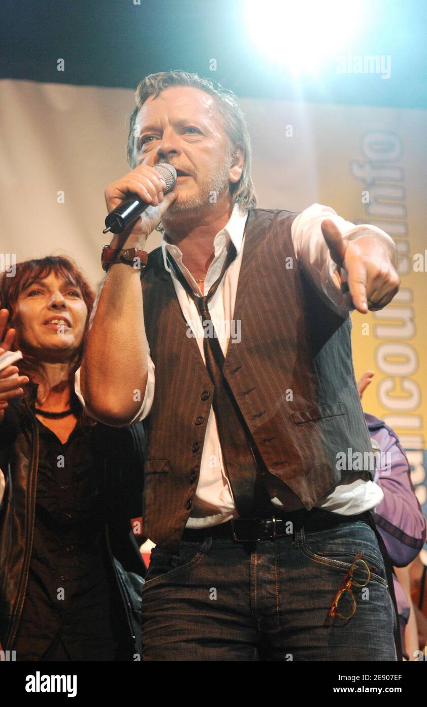 Singer Renaud Sechan performs live on stage during the 'Free Ingrid Betancourt' celebrity ...