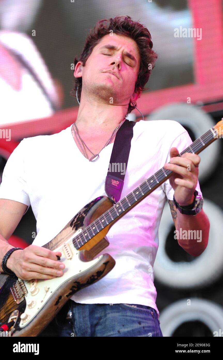 John mayer performs live in hi-res stock photography and images - Alamy