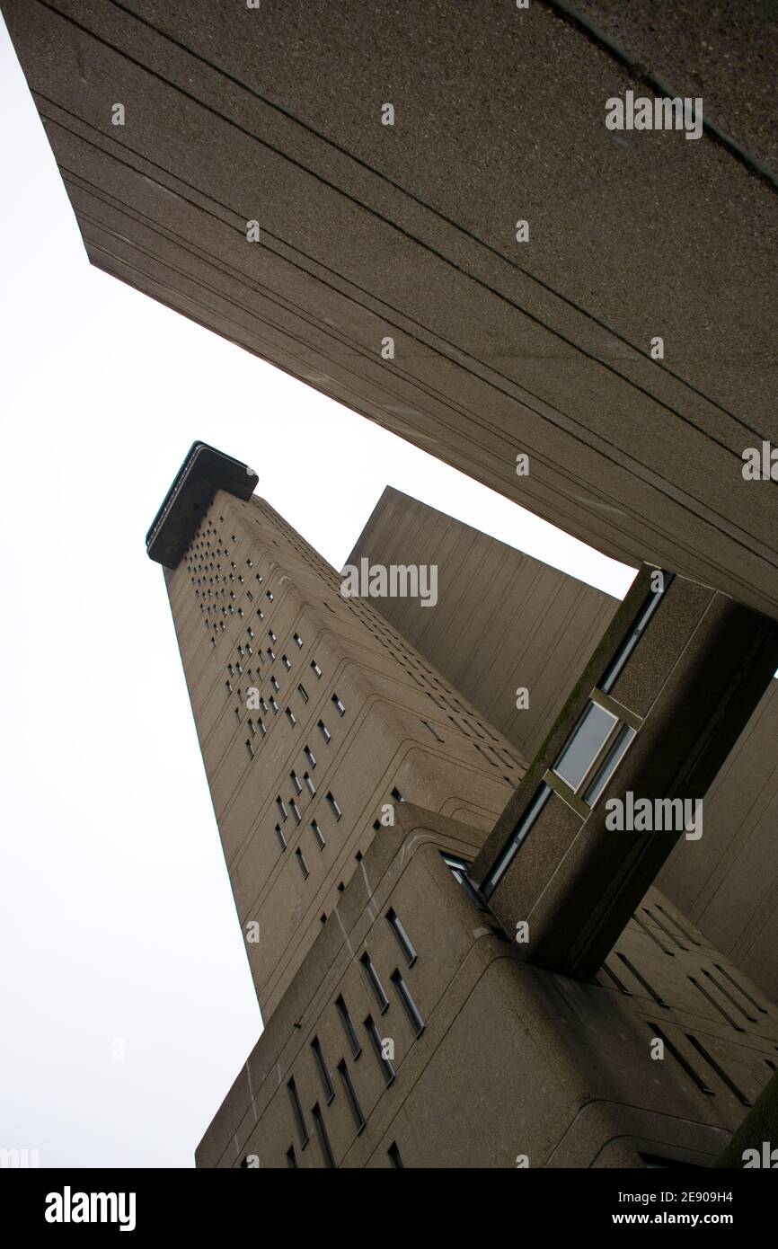 Trellick Tower, the iconic brutalist tower block, Golborne Road, Kensal ...
