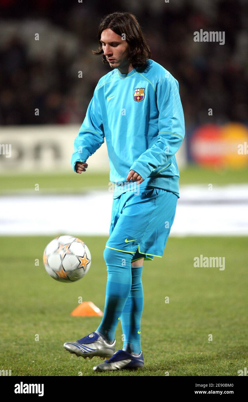 Lionel messi barcelona 2007 hi-res stock photography and images - Alamy