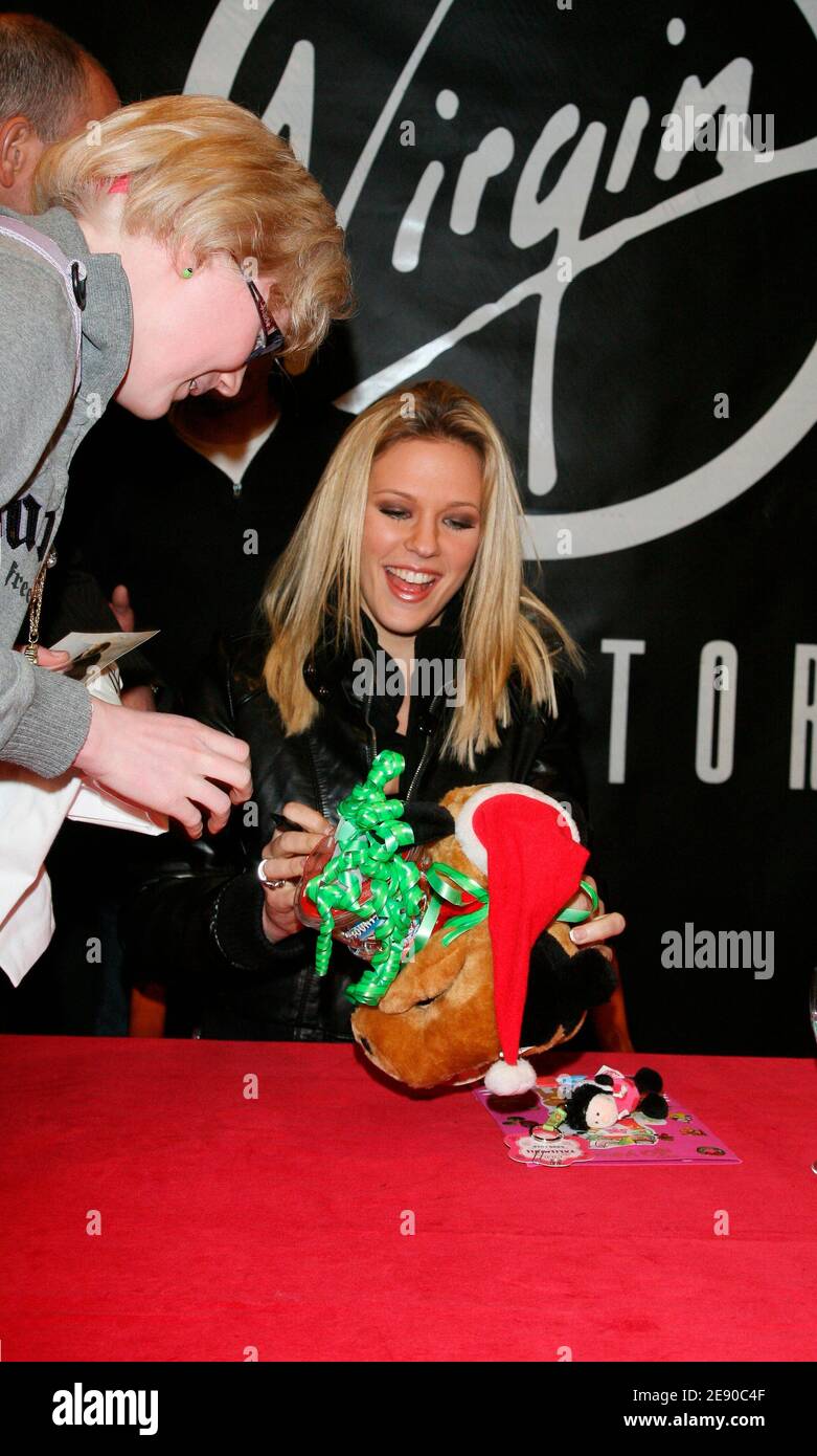 French singer Lorie signs copies of her new album '2Lor en moi' at the ...