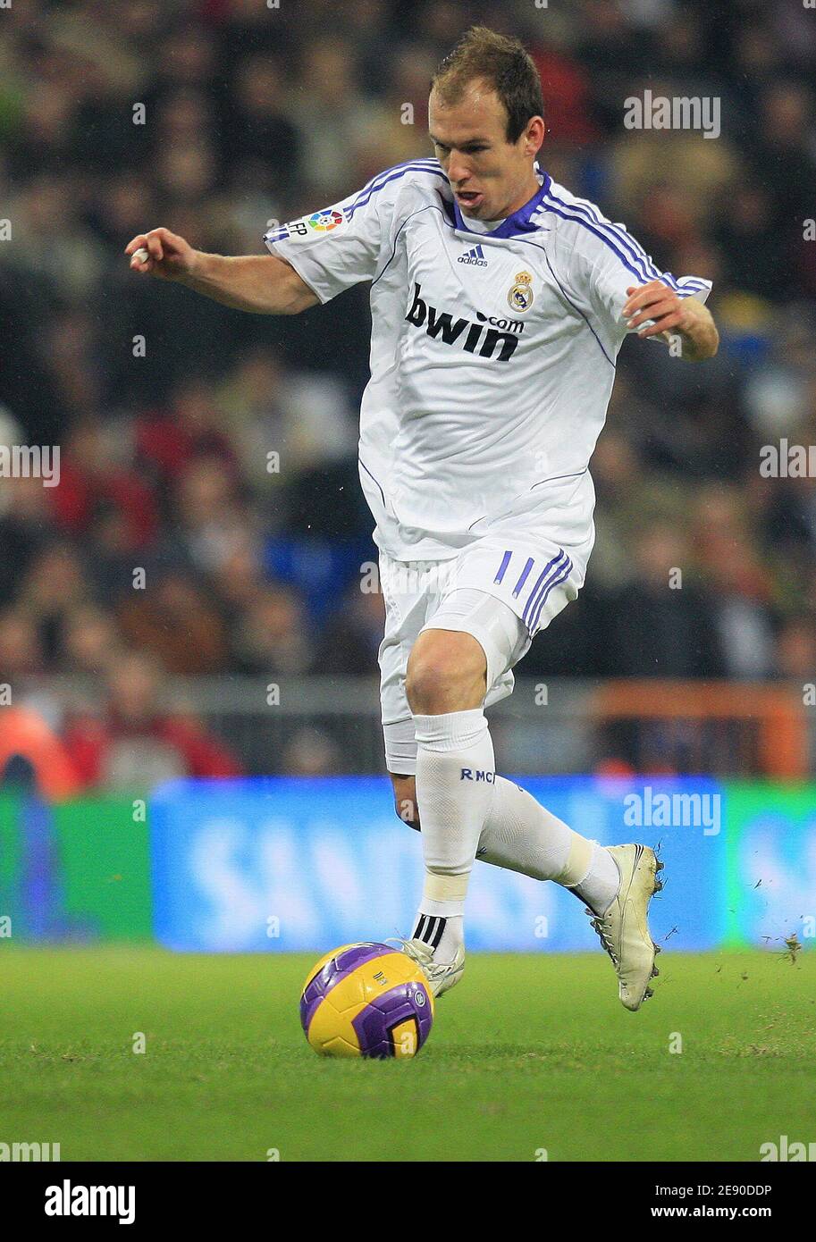 Real Madrid's Arjen Robben controls the ball during the Spanish League ...