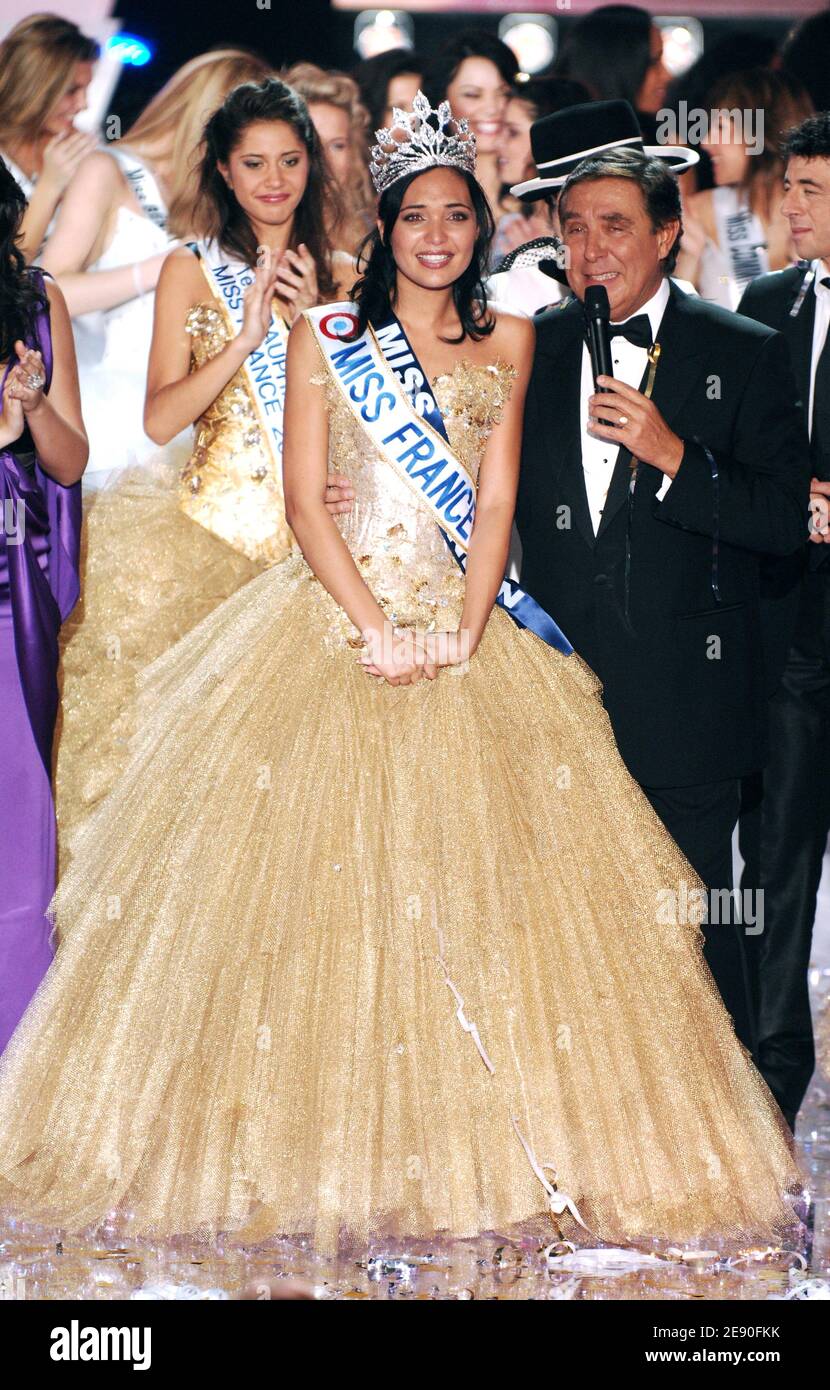 Miss Reunion Valerie Begue is crowned Miss France 2008 during the 2008 ...