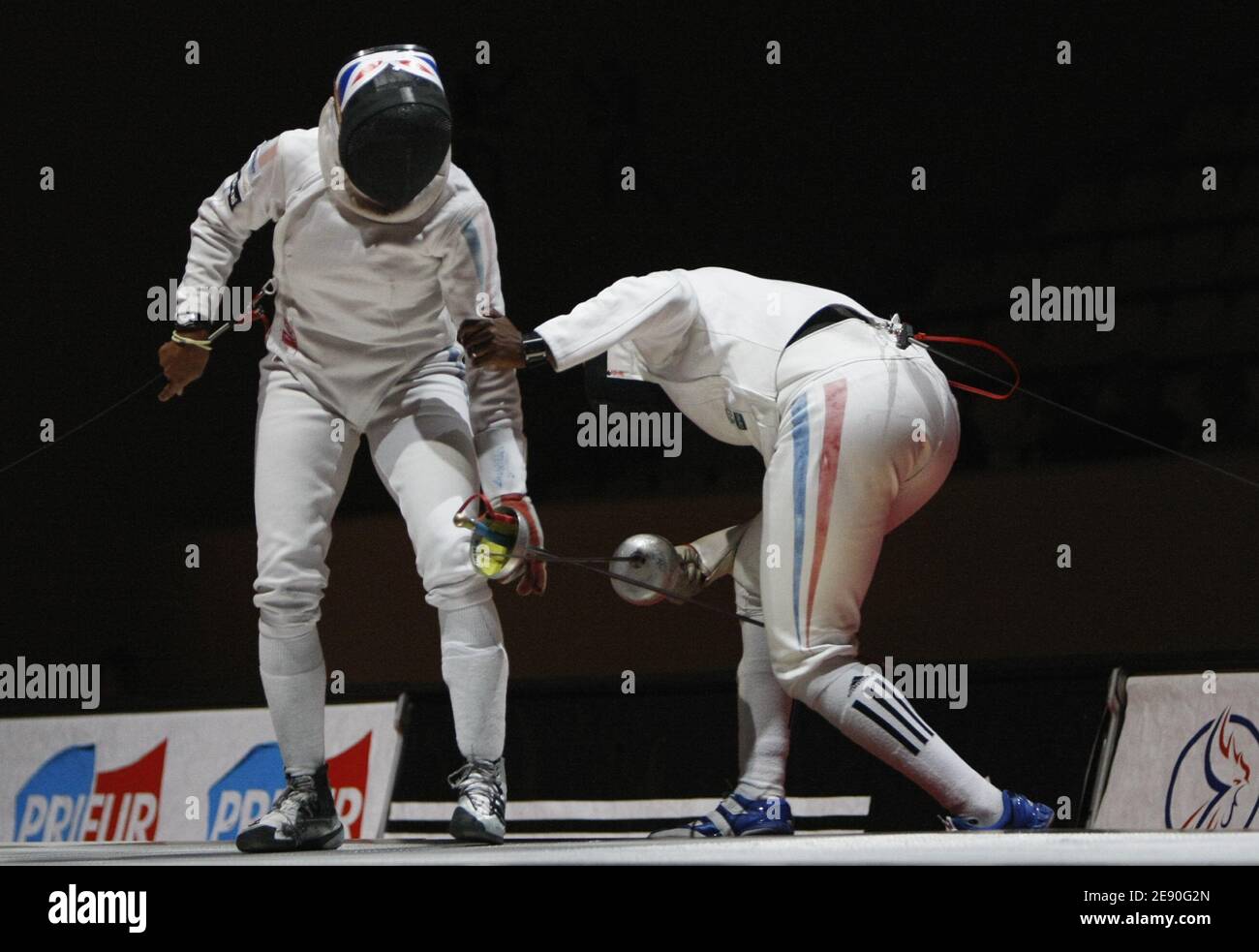 France's Laura Flessel-Colovic (L) duels with Sarah Daninthe at the ...