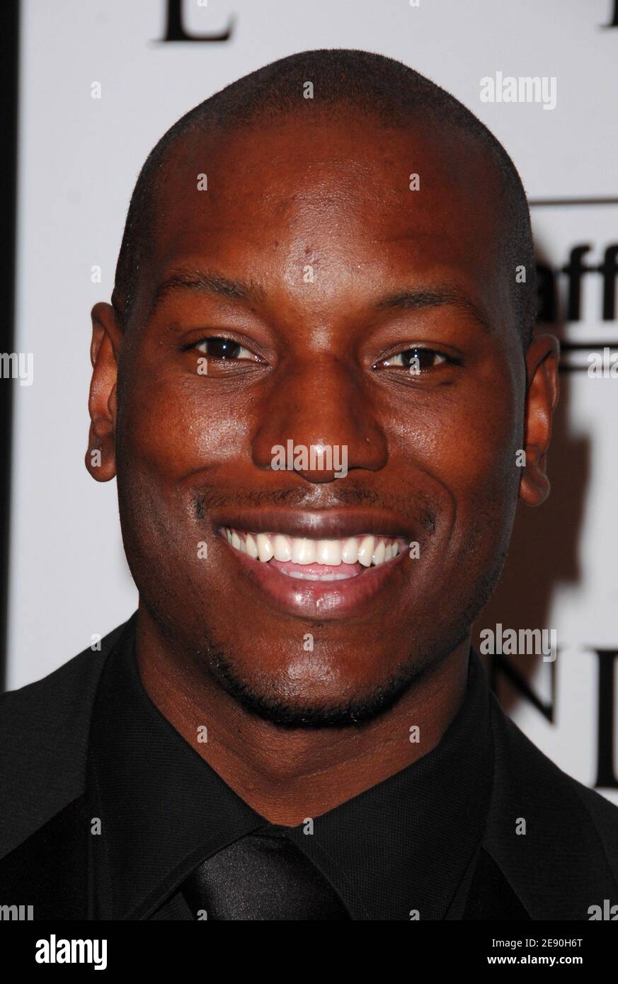 Actor Tyrese attends the Warner Brothers' premiere of 'I Am Legend' at ...