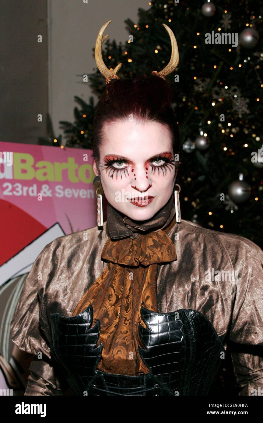 Guest Joanna Constantine poses at the St. Jude's Children's Research ...