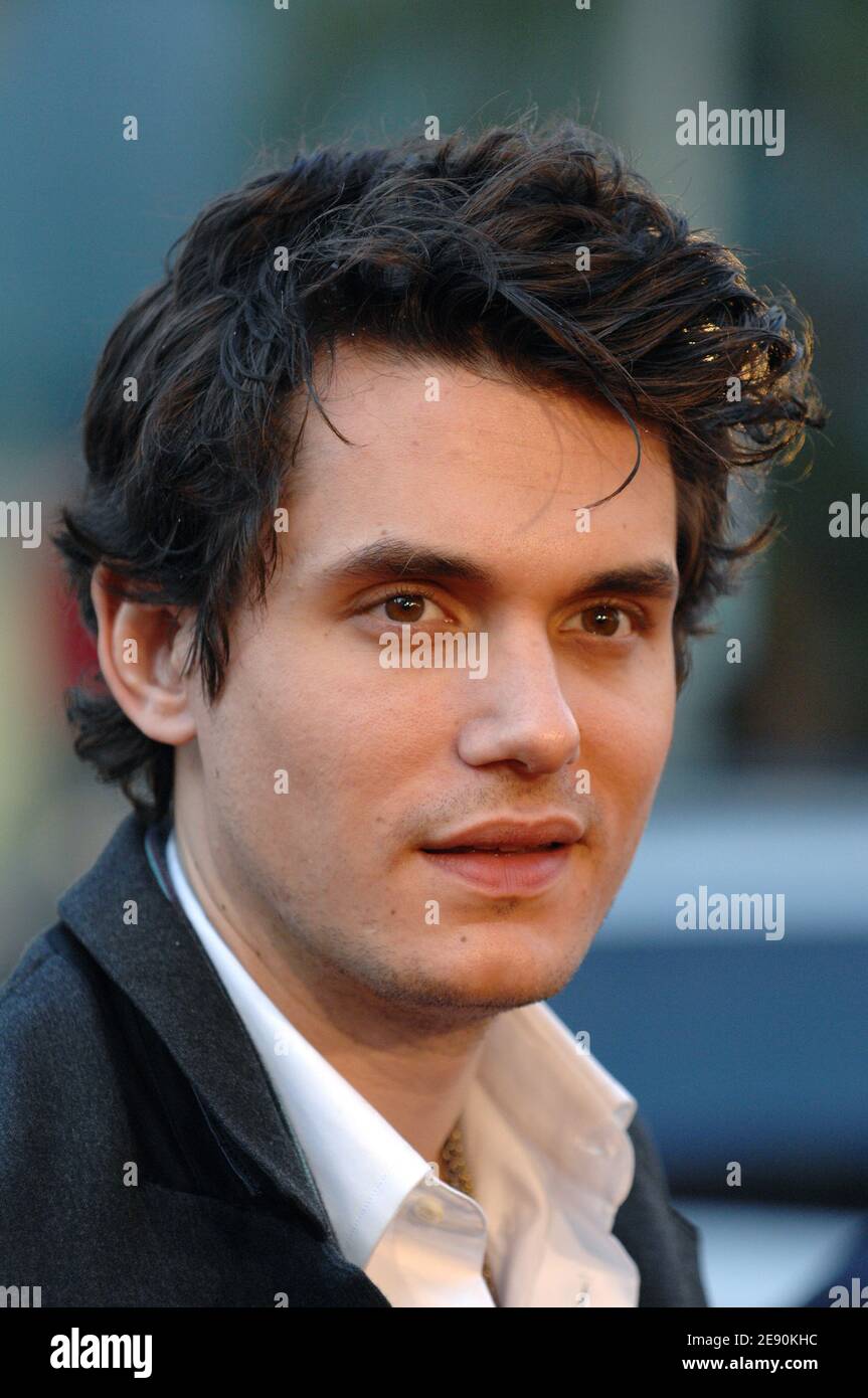 "John Mayer attends Warner Bros.' premiere of ""The Bucket List"" at ...