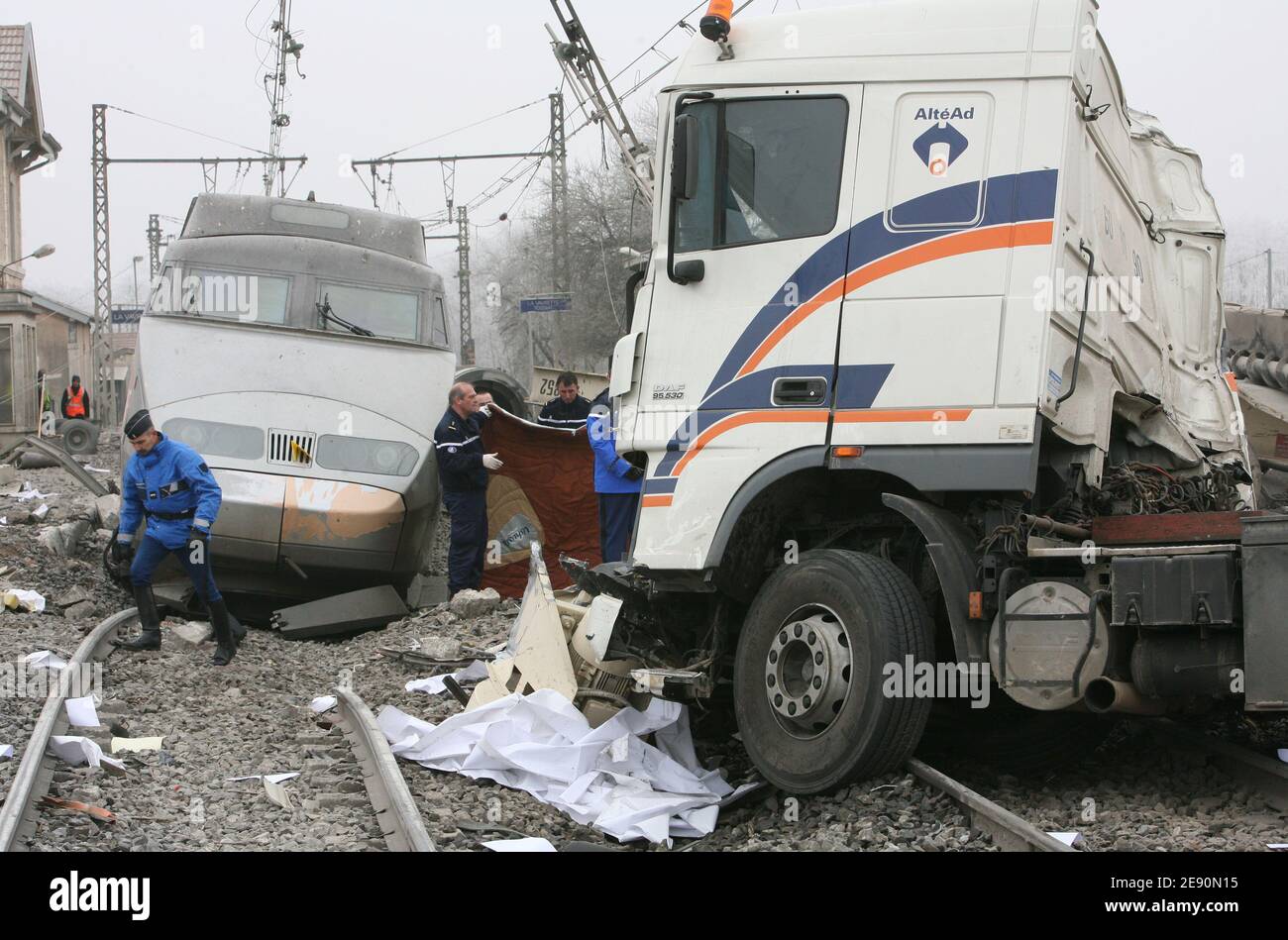 Tgv train accident hi-res stock photography and images - Alamy