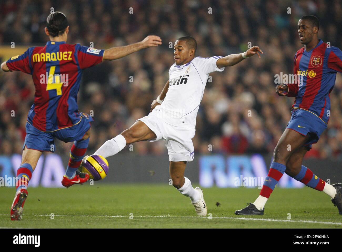 Real madrid barcelona 2007 hi-res stock photography and images - Alamy