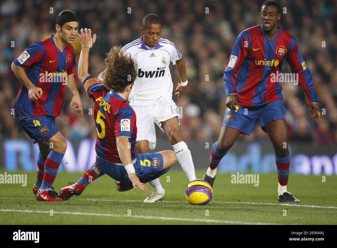 Real madrid barcelona 2007 hi-res stock photography and images - Alamy