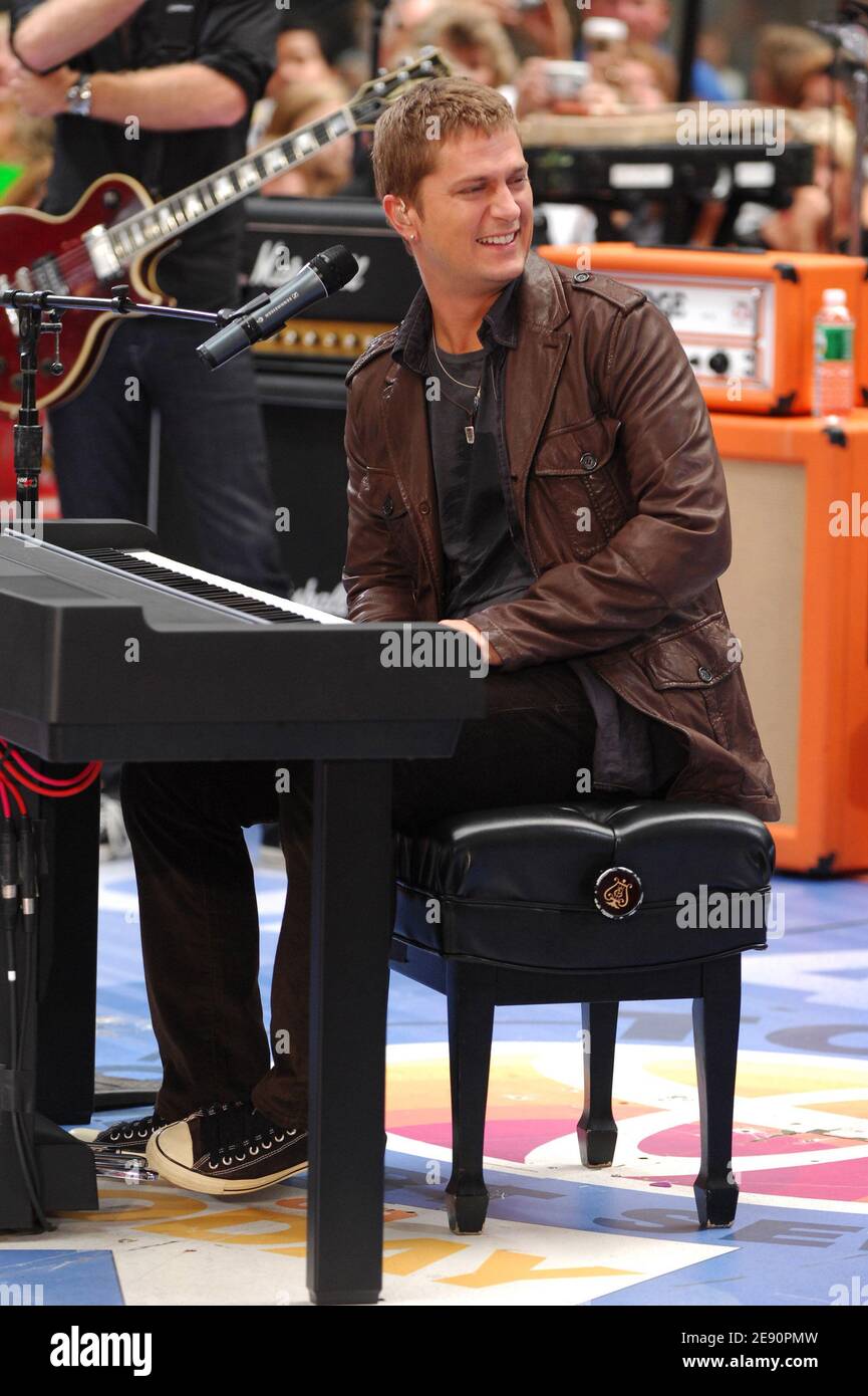 Musician Rob Thomas of Matchbox Twenty performs live on NBC's "Today ...