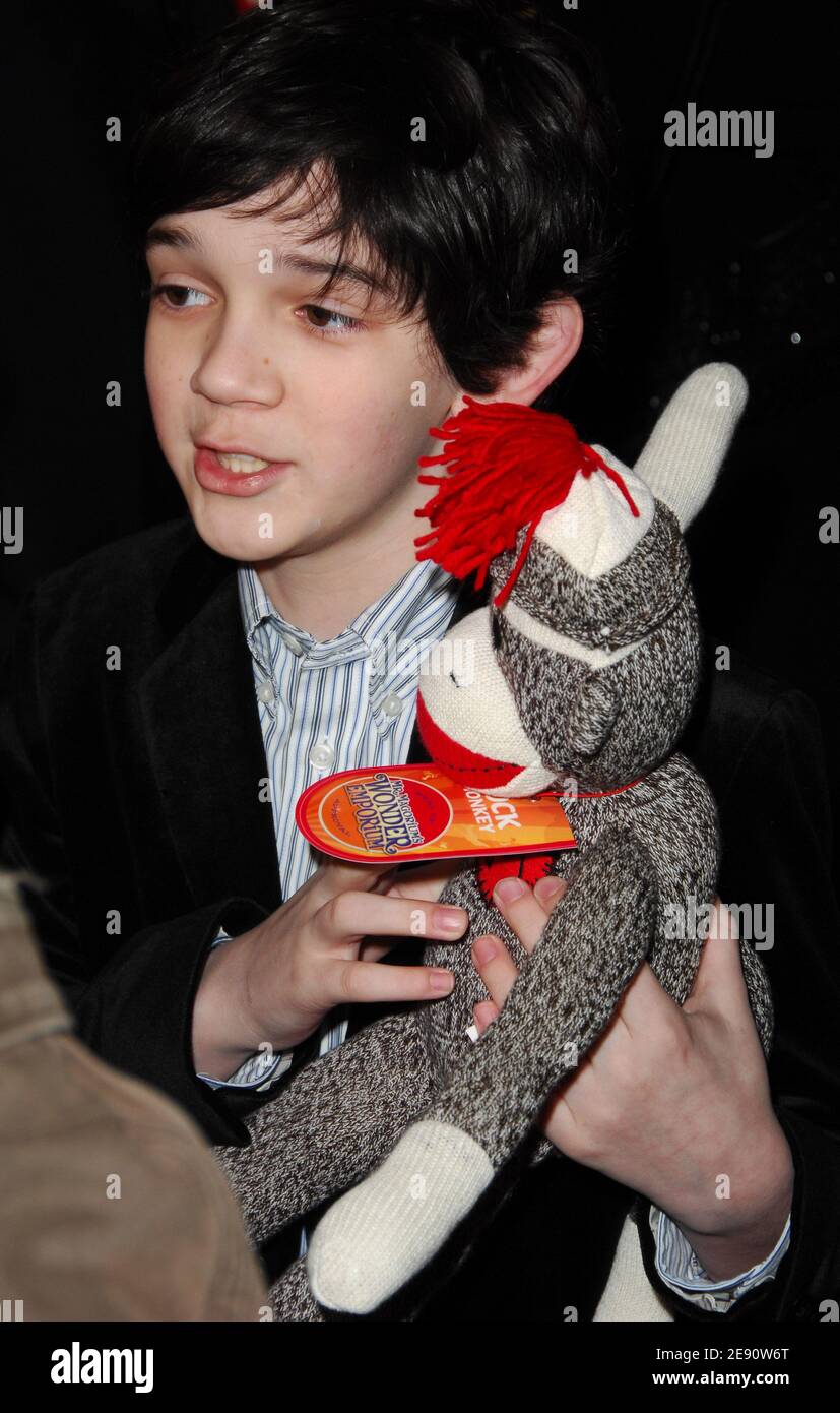 Zach mills hi-res stock photography and images - Alamy