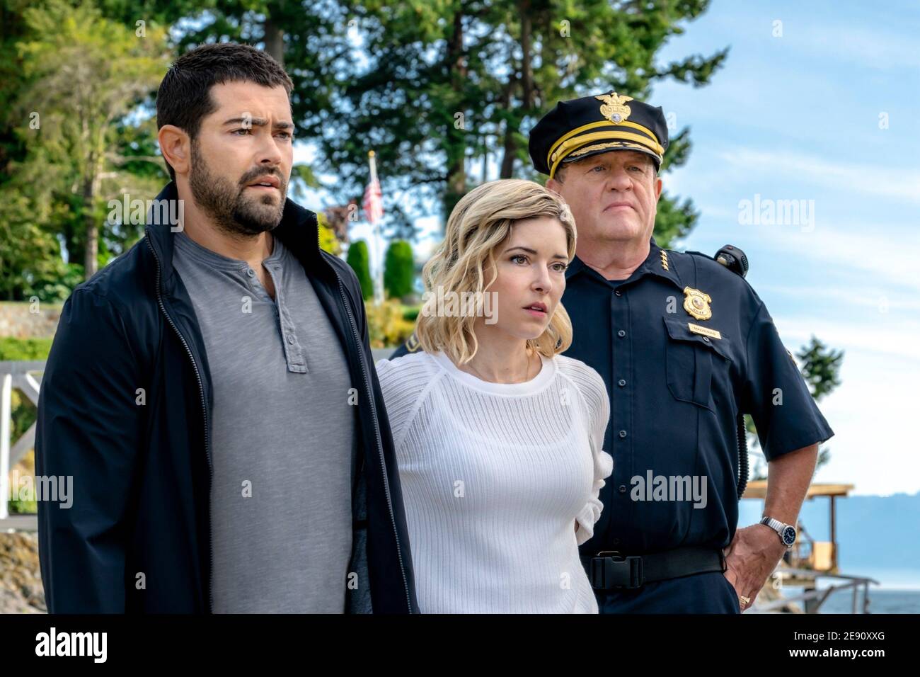 SHIPS IN THE NIGHT: A MARTHA'S VINEYARD MYSTERY, from left: Jesse Metcalfe, Sarah Lind, Eric ...