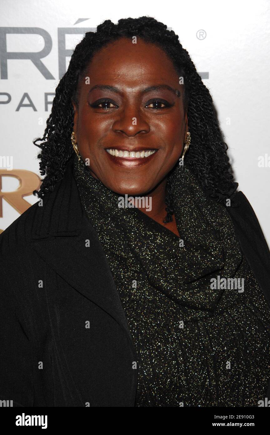 Actress Sharon Jones arrives at the premiere of 'The Great Debaters' at ...