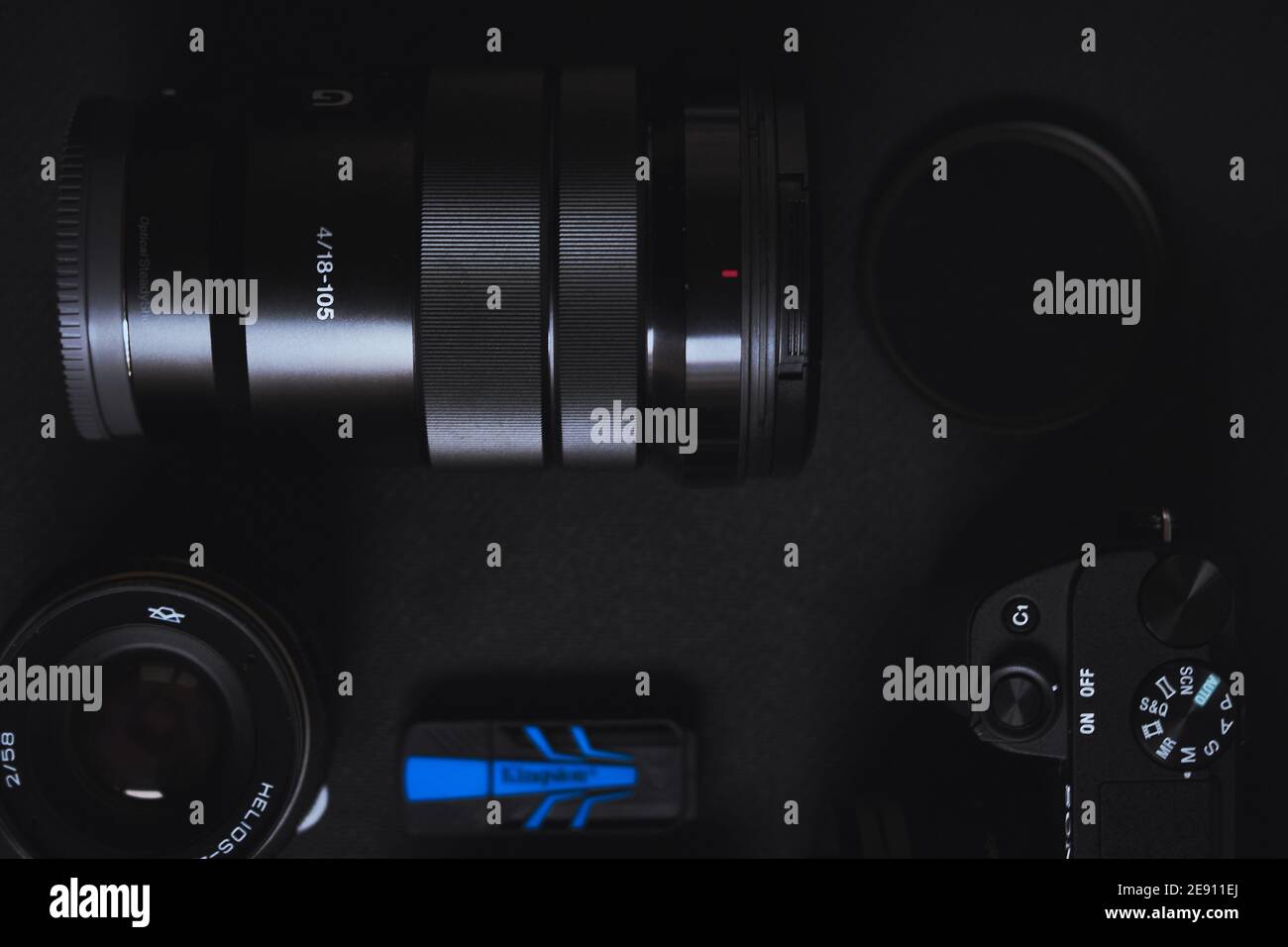 Blue camera shutter icon hi-res stock photography and images - Alamy