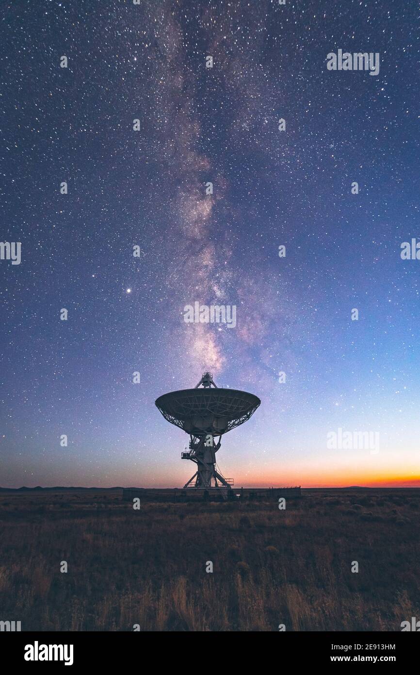 Very Large Array satellite dish under the Milky Way in New Mexico Stock ...