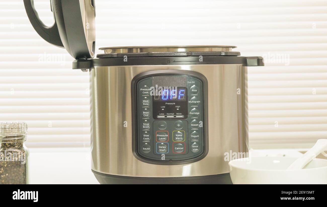 Multi cooker appliance hi-res stock photography and images - Alamy