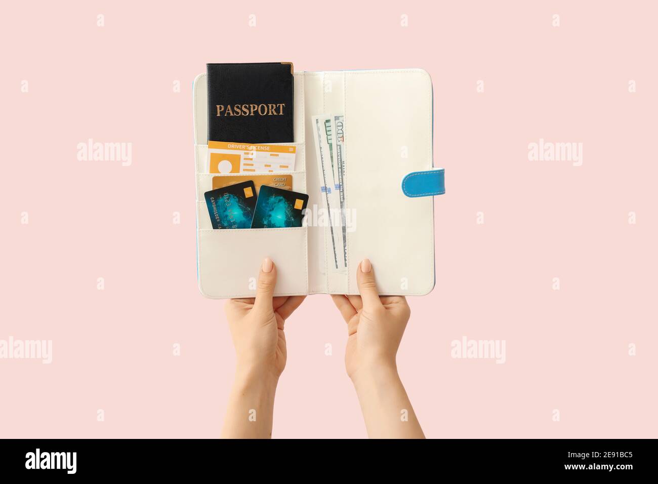 Female hands travel organizer hi-res stock photography and images - Alamy