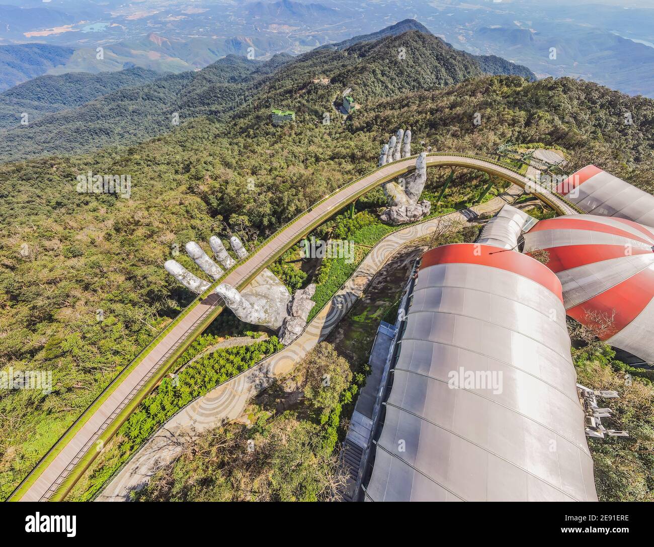 Famous tourist attraction - Golden bridge at the top of the Ba Na Hills ...
