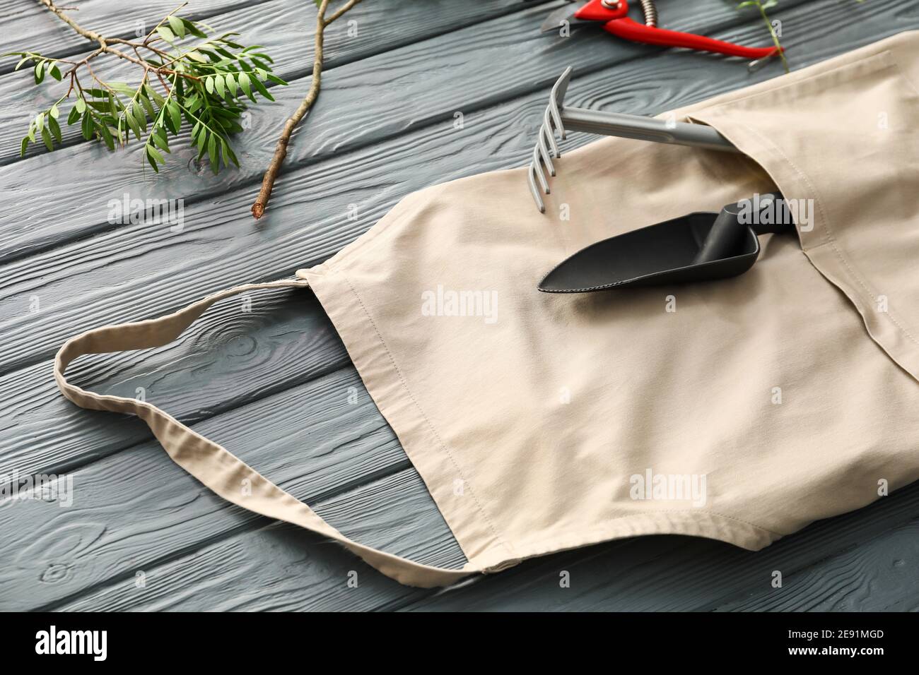 Shovel rake harvest tools hi-res stock photography and images - Alamy