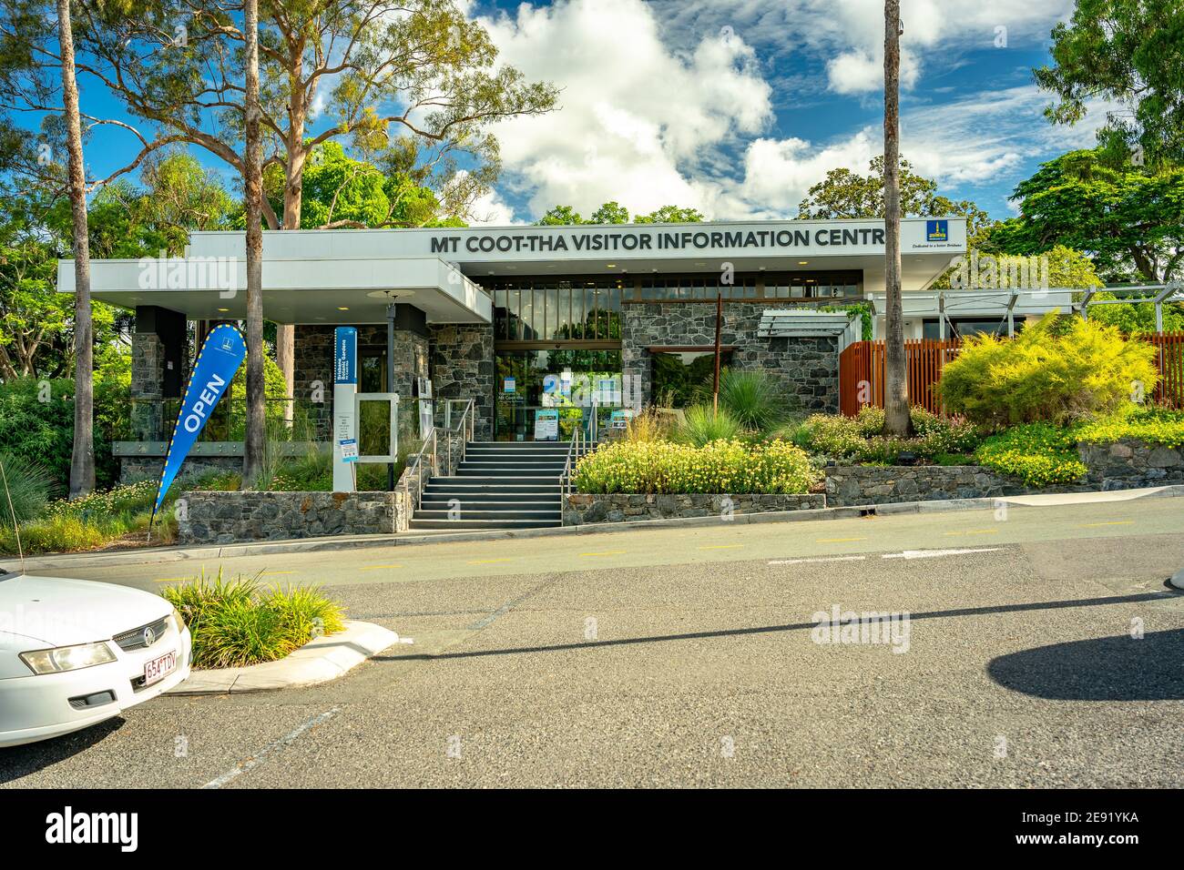 Brisbane, Australia - Entrance to the Mount Coot-Tha botanic gardens ...