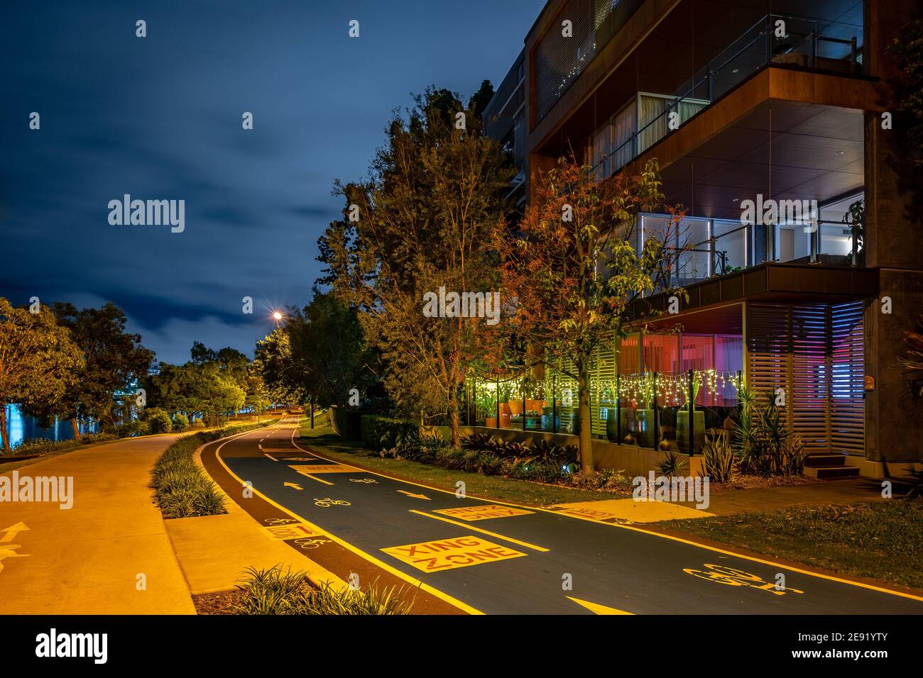 Bike path along the Brisbane River in West End, Brisbane, Australia ...
